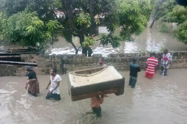 Kinshasa : la pluie, un véritable casse-tête pour les habitants de ...